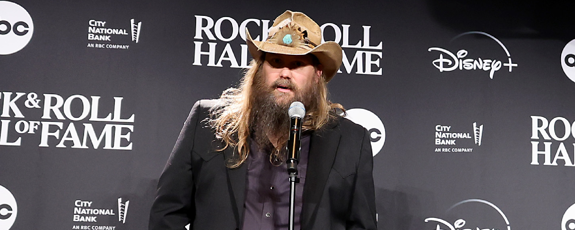 Watch Chris Stapleton Take Fans on an Emotional Rollercoaster With This ...